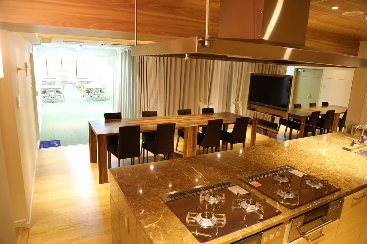 【荻窪】本格キッチンを備えたレンタルスペース！少人数から60名までパーティー、会議可能！ 3枚目