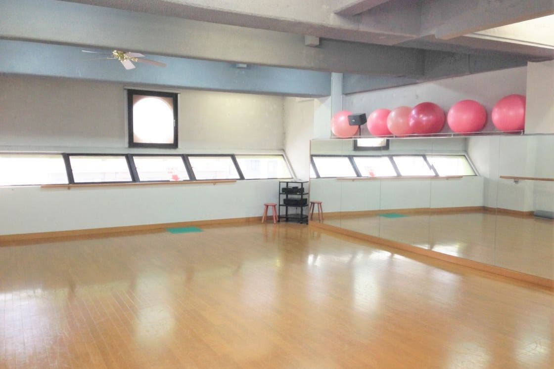 【名古屋・浄心】ダンスや各種フィットネスに最適なサンワークアウト　3階スタジオ 1枚目