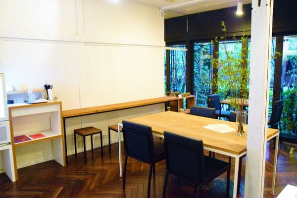 恵比寿　古民家をリノベーションしたカフェ　落ち着いた雰囲気で個性的な企画を 5枚目