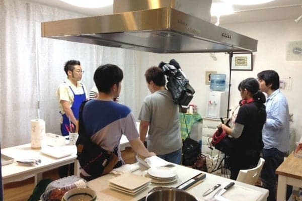 【大阪駅から10分】ＪＲ立花駅から徒歩2分！アイランドキッチンが人気のレンタルキッチン202！料理教室・パーティーに。 5枚目