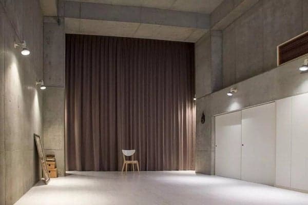 【芝浦ふ頭】天井高5m‼ ニューヨークのアートギャラリー風キッチン付き万能スタジオ 3枚目