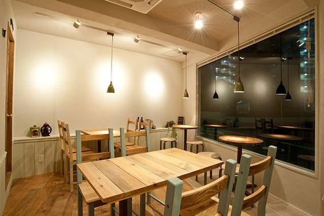 葛西 / 隠れ家のような空間　キッチン付きパリ風カフェスペース「絵音カフェ」 3枚目