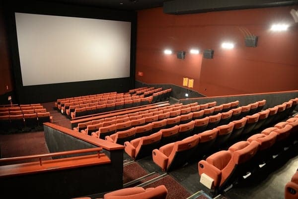 【札幌 151席】映画館で、イベント、会社説明会、株主総会などの企画はいかがですか？ 2枚目