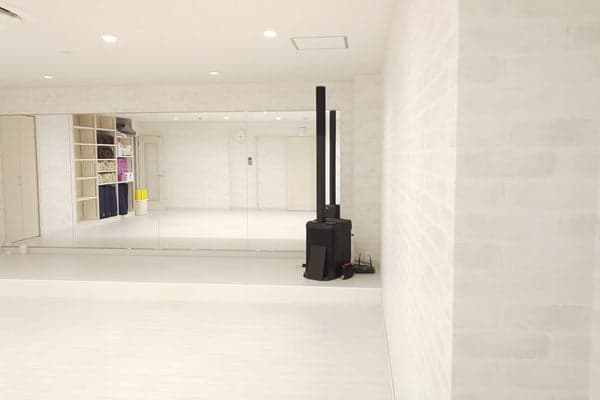 関内駅・日本大通り駅近！Wi-Fi完備、更衣室ありの広々とした新しいスタジオです♪ 3枚目