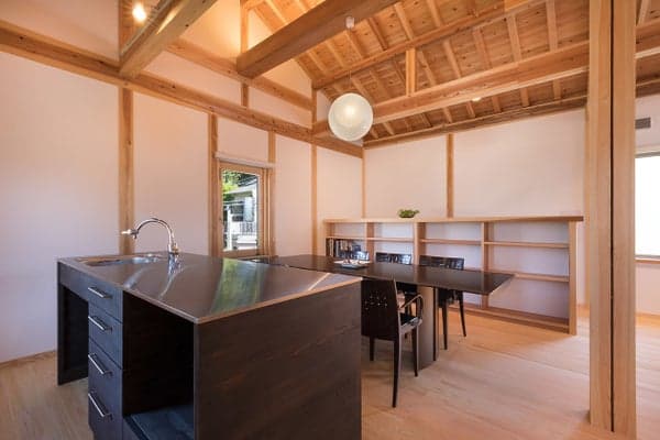 蔵ギャラリー 日本伝統木造技術が光る木組みの空間 4枚目