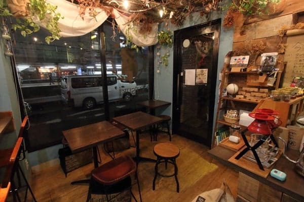 【東中野駅徒歩1分】キッチン付きカフェ/ナチュラルな癒しの空間。パーティー・撮影などに！ 4枚目