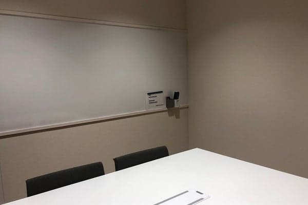 【四ツ谷駅徒歩4分】Wi-Fi・ホワイトボード完備の6人用会議室⑥！ 3枚目