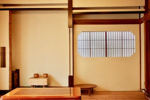 木洩れ陽スタジオは、東京都目黒区の静かな住宅街にある築62年の古民家ハウススタジオです。昭和の雰囲気を濃く残しています。 5枚目