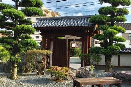 『まるで一国一城の主 』 石垣と日本庭園に囲まれた古民家で素敵な時間を過ごしませんか？