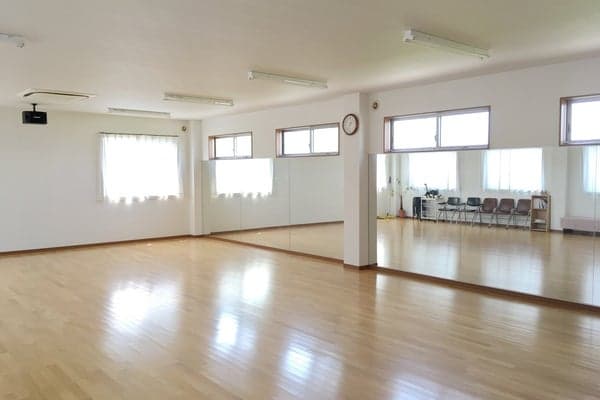 【浜松ICから車5分】 25坪の広々ダンススタジオで、ダンスやヨガ・フィットネスなどはいかがですか？ 3枚目