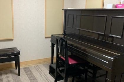 【個室ピアノ防音室】駅徒歩1分のレンタルスタジオ！個人練習にどうぞ