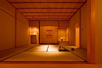 熊本駅徒歩1分！数寄屋造りのシンプルな茶室です。お茶会、お稽古、撮影など多目的に使えます。