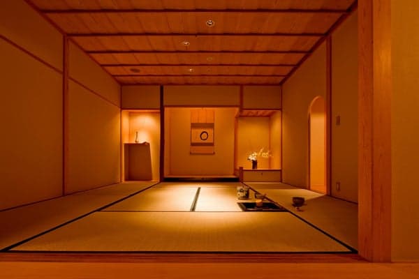 熊本駅徒歩1分！数寄屋造りのシンプルな茶室です。お茶会、お稽古、撮影など多目的に使えます。 1枚目