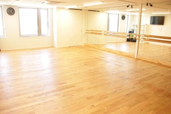 【幕張スタジオ】スタジオ仕様のレンタルスペース！ヨガ・ダンスなどのスタジオレッスンや個人練習に♪ 1枚目