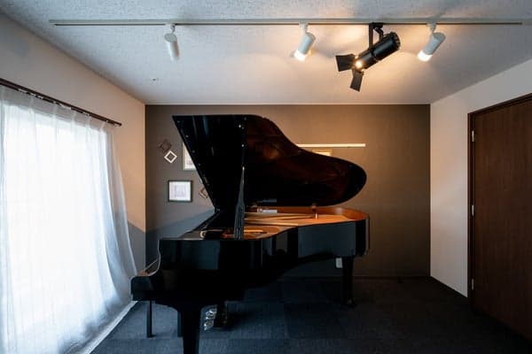 [高田馬場駅徒歩3分]YAMAHA C3グランドピアノ常設✨音響、映像機材完備‼️動画配信、レッスン等に♪ 5枚目