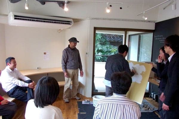 【京都】無垢の木を用いた居心地の良いスペースなら、無機質な会議室ではできない京都らしい落ち着いた会議・セミナー・説明会が可能に。 4枚目
