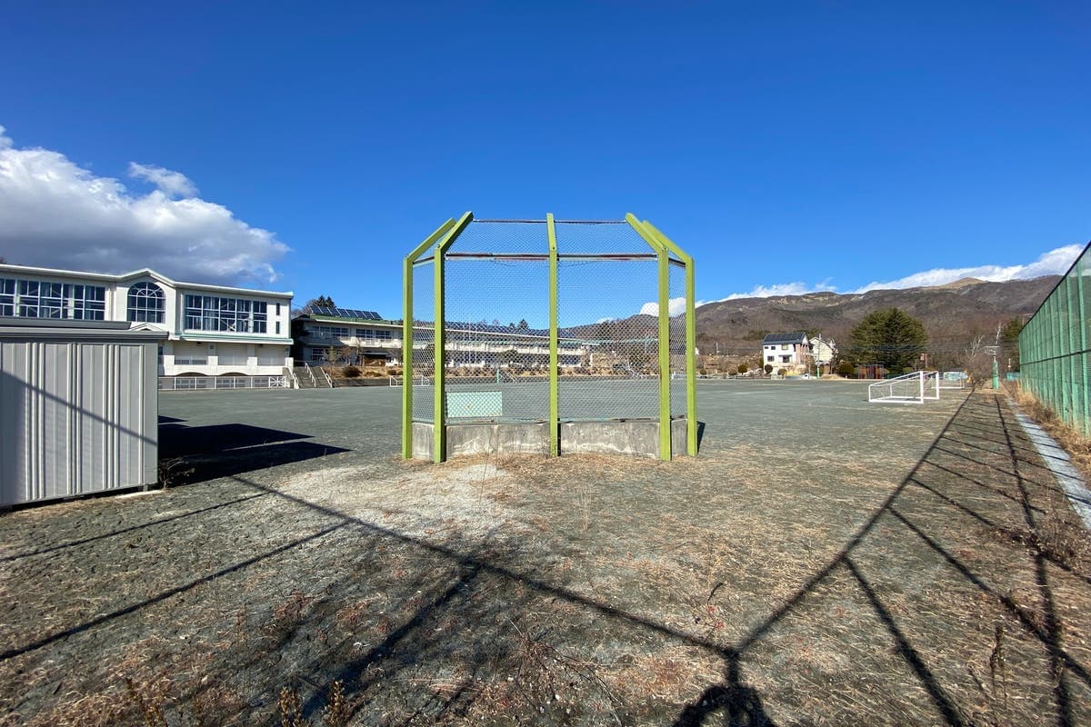 清里高原のグランド：清里高原の元小学校の校庭です - 八ヶ岳と南アルプスと富士山を望む快適なグランドです。 3枚目