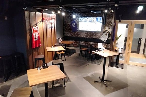 江坂駅１分！最大１６名利用可能なスペース！「バスケット」テーマに作った飲食店スペース 1枚目