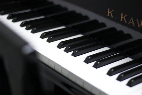 【防音/グランドピアノ完備】ピアノや各種楽器の趣味・練習、さらにレッスンスタジオとして定期利用も可能です！ 3枚目