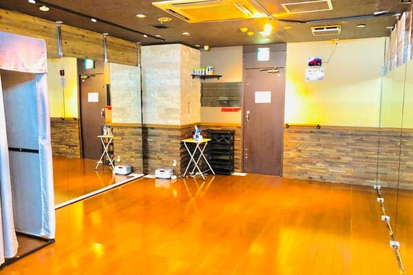 【川崎駅徒歩5分】ダンスができるレンタルスタジオ！24時間営業、大型鏡、フローリング★当日予約も可能！ダンス以外でも使えます 2枚目
