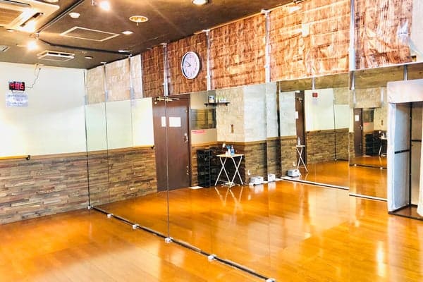 【川崎駅徒歩5分】ダンスができるレンタルスタジオ！24時間営業、大型鏡、フローリング★当日予約も可能！ダンス以外でも使えます 3枚目