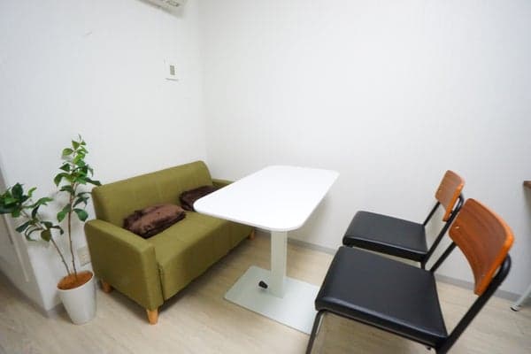 ＜名古屋東オフィスベース413＞完全個室✨光回線Wi-Fi、モニターあり！テレワーク/Web会議,面接 2枚目