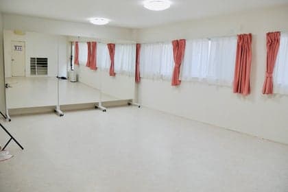 【1Fスタジオ】鏡ｱﾘ明るい1階路面｜トレーニング・ヨガ・ダンス・会議・WS・撮影に！