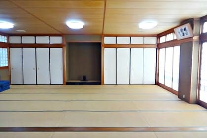 京都駅近の寺スペース洛箱です　九条駅徒歩１分　36畳和室　清掃不要！Wi-Fi無料！