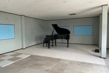 グランドピアノ練習室