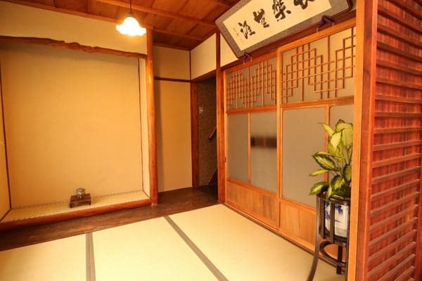 京都の伝統的古民家【五月庵】築100年以上の京町家をお貸しします。撮影・会議・女子会など 3枚目