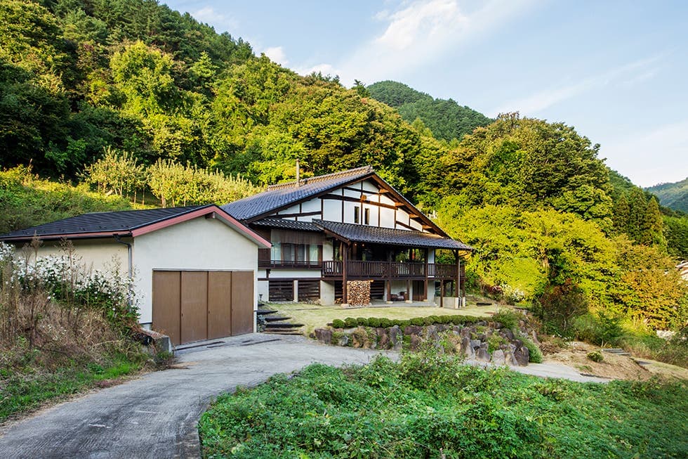 伝統的な日本家屋のデザインとモダンで快適な居心地の家 2枚目