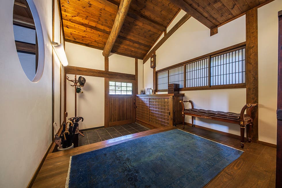 伝統的な日本家屋のデザインとモダンで快適な居心地の家 5枚目