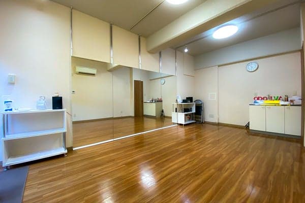 市川駅1人~4人向けレンタルスタジオ！ダンス・ヨガ・ピラティスなどに最適！ 1枚目