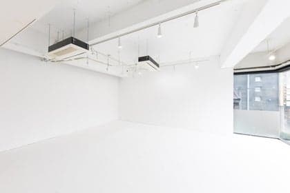 [白背景スタジオ/長野駅]自然光の入る、白背景、シロハコスペース/撮影スタジオ