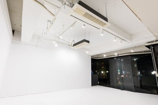 [白背景スタジオ/長野駅]自然光の入る、白背景、シロハコスペース/撮影スタジオ 5枚目