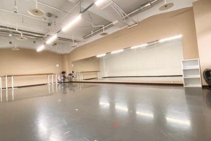 【YTJ川西スタジオ】「川西能勢口」駅から徒歩2分・鏡張りのダンスやレッスンに最適なスタジオです