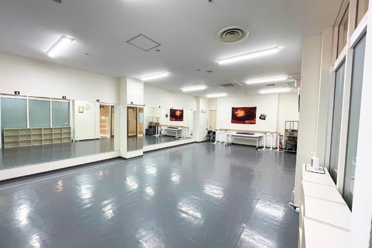 【YTJ海老名スタジオ】小田急海老名駅から徒歩３分・鏡張りのダンスやレッスンに最適なスタジオです 5枚目