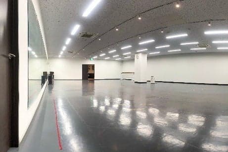 【YTJ越谷スタジオ】越谷駅徒歩2分・鏡張りのダンスやレッスンに最適なスタジオです 1枚目