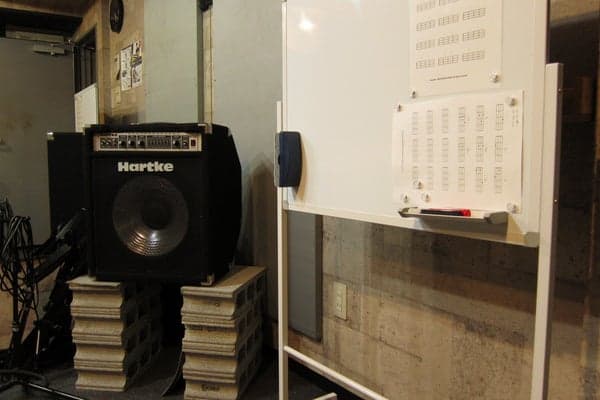 神戸三ノ宮駅から徒歩圏内 約8畳の防音室 音楽スタジオ SOAR STUDIO 4枚目