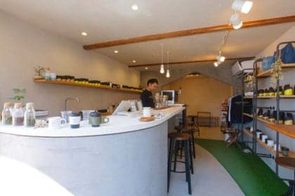 【鎌倉駅徒歩1分】スタイリッシュなカフェ空間でソロワーク・作業・勉強●Wifi・持ち込み自由●