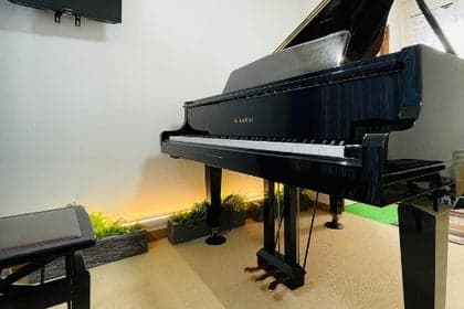 【Bルーム：音楽スタジオ】グランドピアノ完備。楽器の練習、レッスン使用に♪『JR久留米駅徒歩5分』