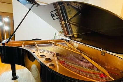【Aルーム：音楽スタジオ】グランドピアノ完備、楽器の練習、レッスン使用に♪『JR久留米駅徒歩5分』