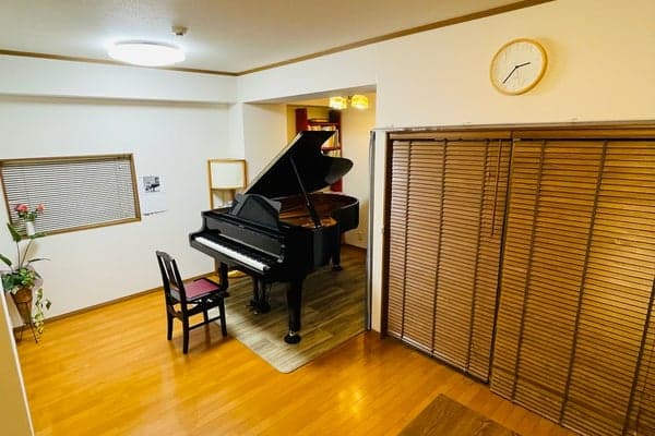 【Aルーム：音楽スタジオ】グランドピアノ完備、楽器の練習、レッスン使用に♪『JR久留米駅徒歩5分』 2枚目