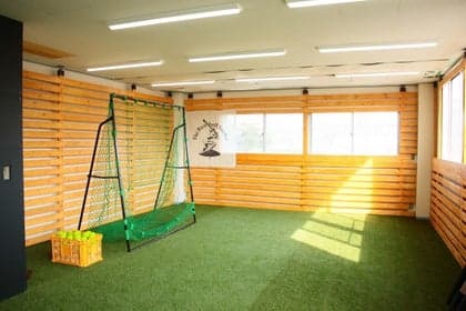 大船駅徒歩12分　大人から子供まで利用できる人工芝スタジオ！