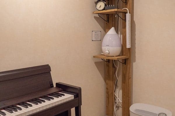 【ワオン・スタジオ横浜：Cスタジオ】電子ピアノ常設２畳の音楽スタジオ。音楽の練習に。 2枚目