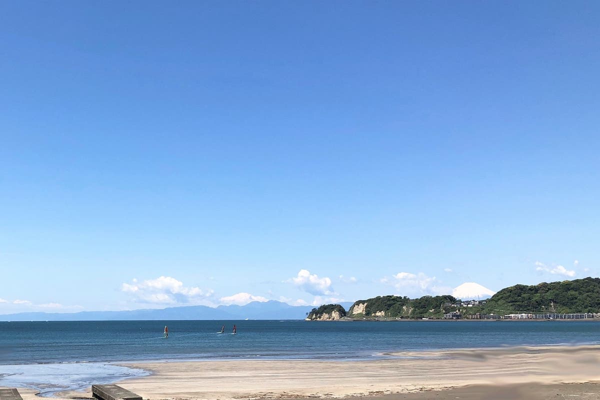 鎌倉・材木座海岸が目前に広がるスペースです！ビーチまで歩いて30秒！海やビーチでのアクティビティと合わせてのご利用にも最適です！ 2枚目