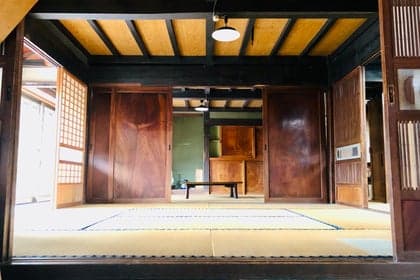 蔵と和風庭園の築100年の古民家、熊谷市の癒されスペース