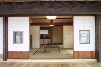 縁側のある古民家和室 - 江戸時代の古民家を移築・復元した俳句の館風生庵