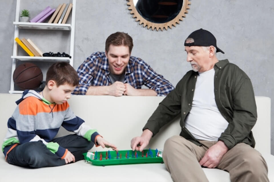 年齢別ボードゲームの遊び方ガイド！家族で楽しむのにおすすめのボドゲを紹介