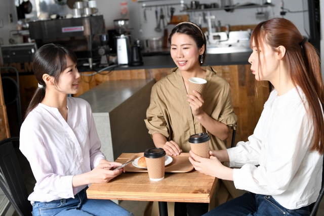 オフ会の意味とは?実際に何をするの?オフ会の5つの魅力と注意点 | スペースマーケットマガジン